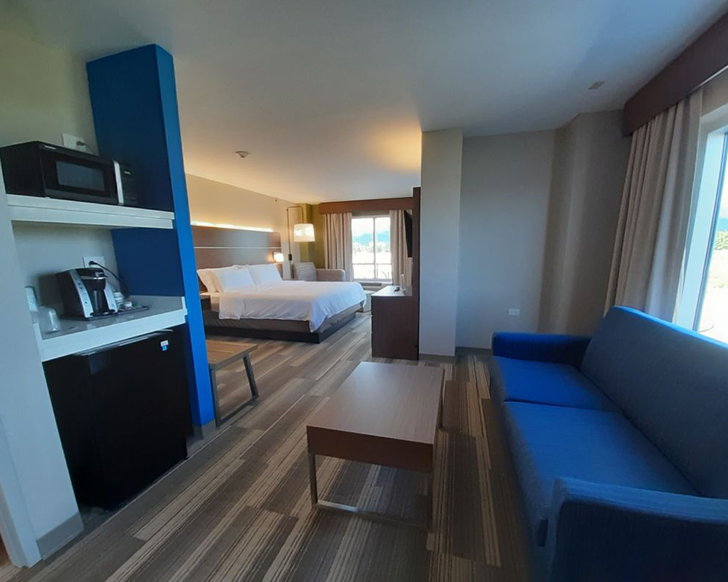 Holiday Inn Express And Suites